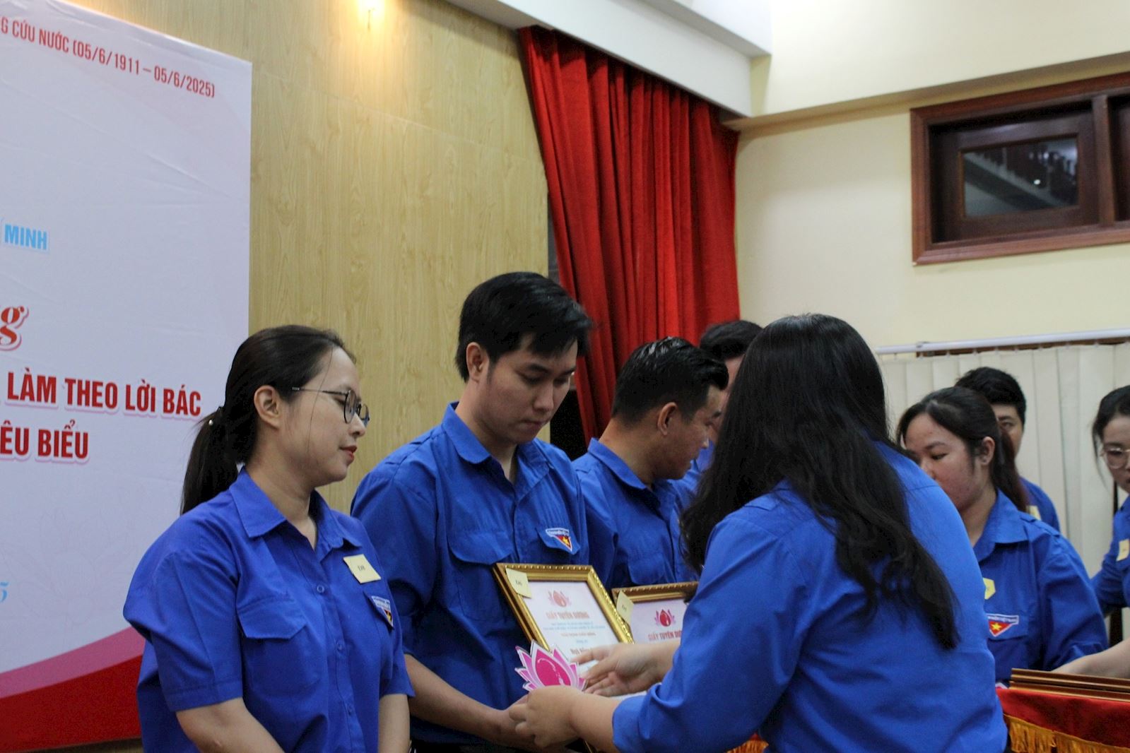 Cán bộ Đoàn Cao đẳng CTIM vinh dự được tuyên dương "Thanh niên tiên ...