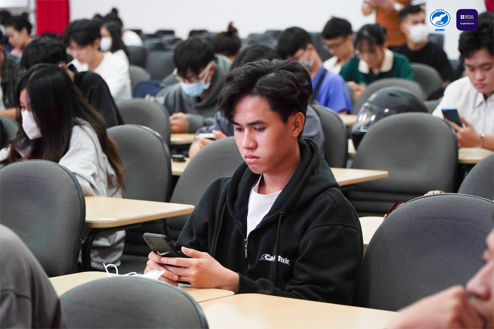 Sinh viên K23 và K24 tham gia Hội thảo "Chứng chỉ Tiếng Anh 4.0” từ Hội ...